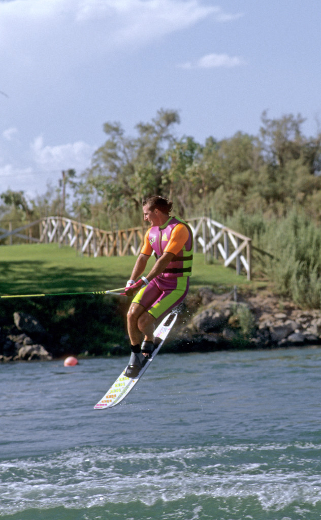 Free Water Ski Photos: Vertical Air Mule Kick – Classic Water Skiing Tricks
